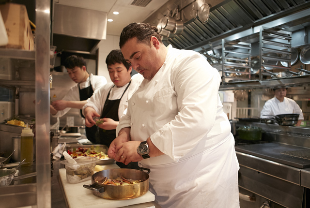 上海唯一能在厨房用餐的Chef's table - into